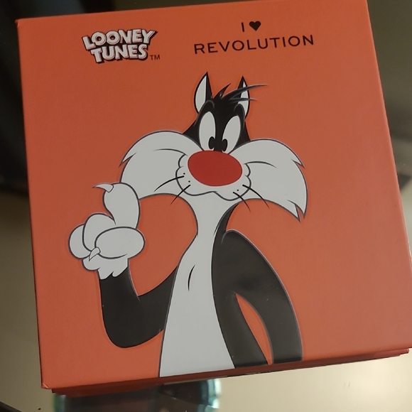 Revolution | Makeup | Looney Tunes Revolution Box | Poshmark